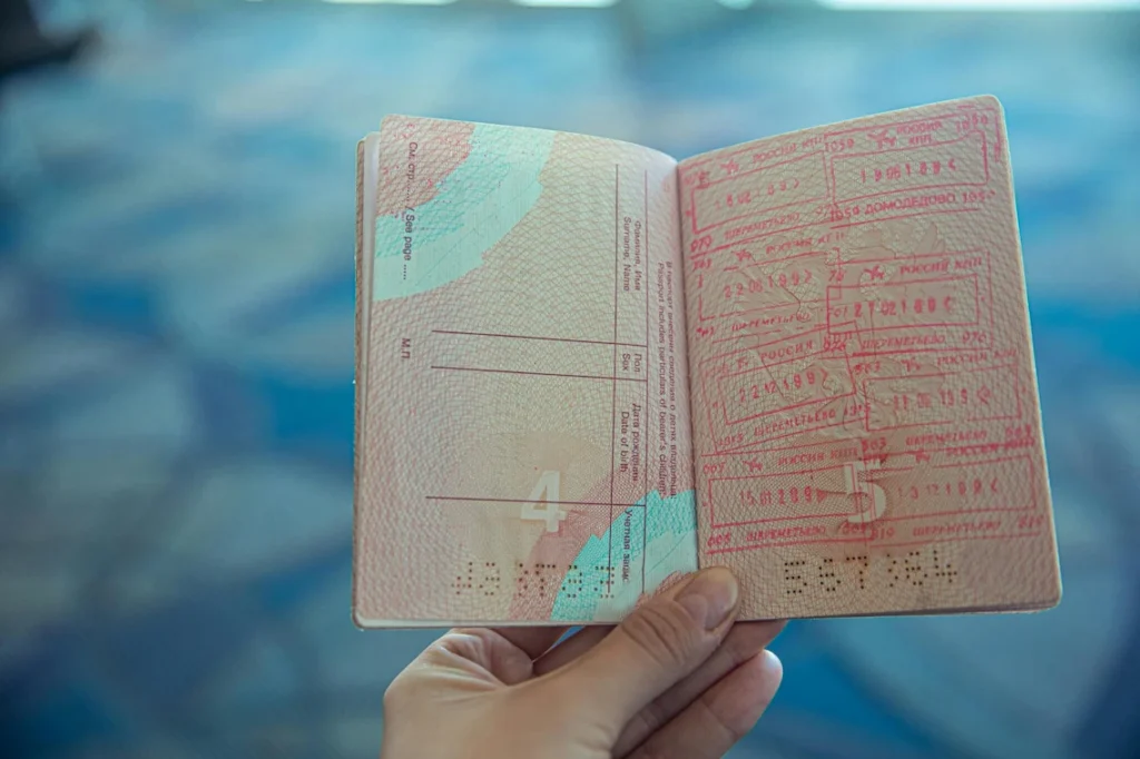 Thailand Border Runs: Rules, Risks, and Safer Alternatives